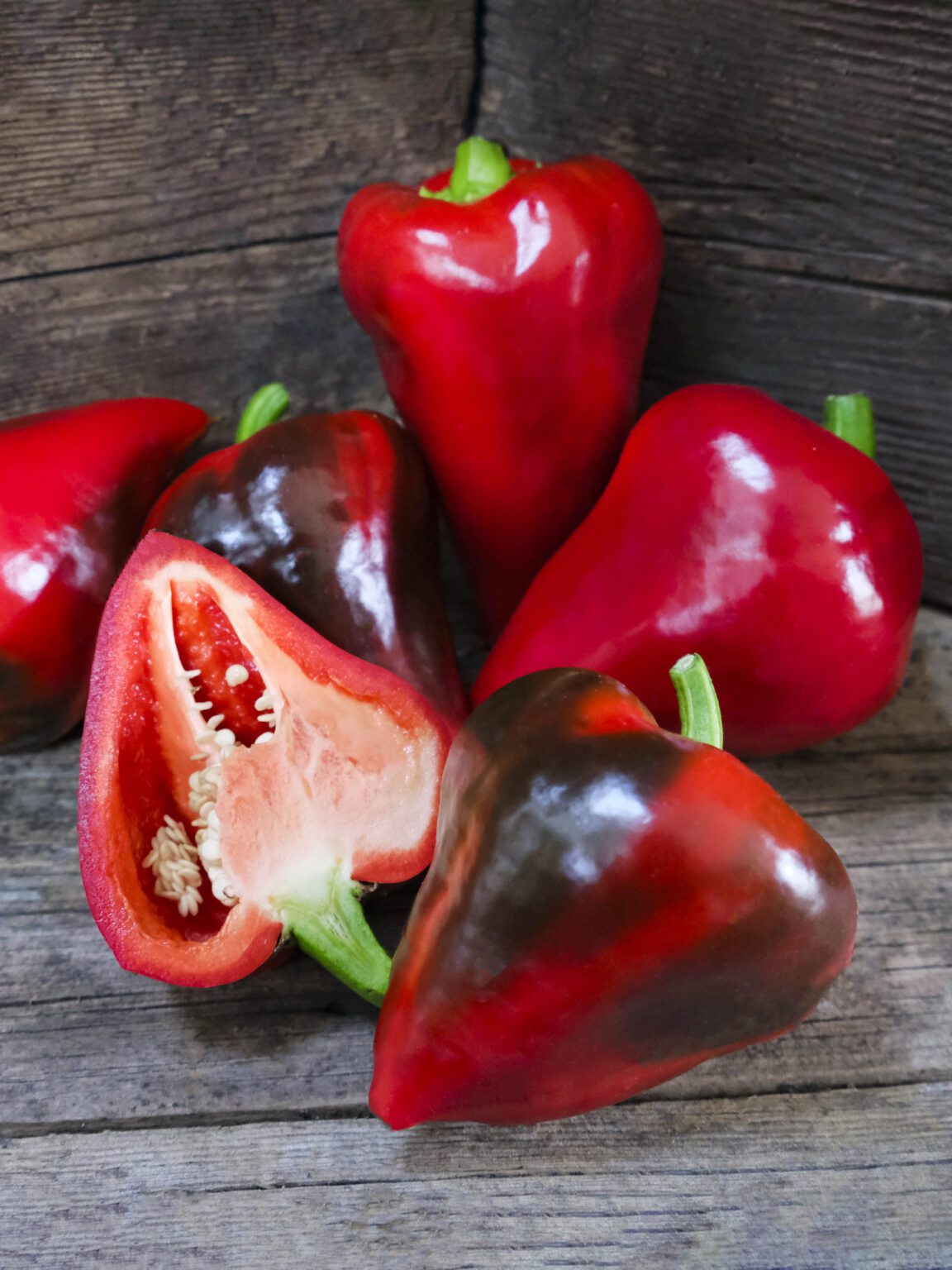 Buy Sweet Pepper Lesya Seeds | She Grows Veg